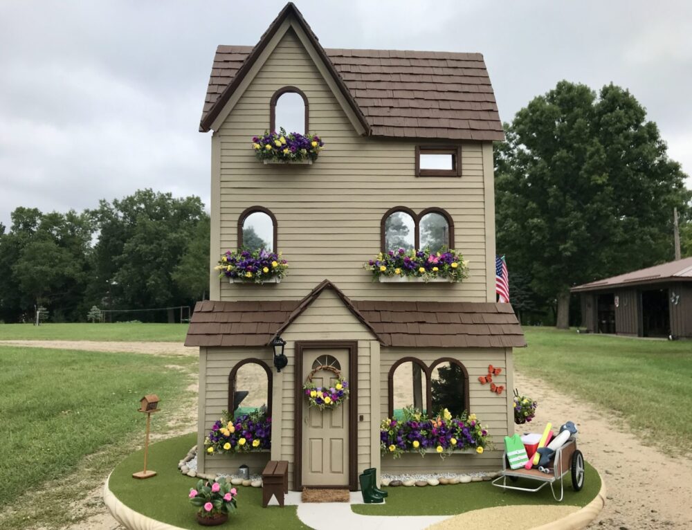 DIY Elmo Party: Dessert Table – 11 Cupcakes